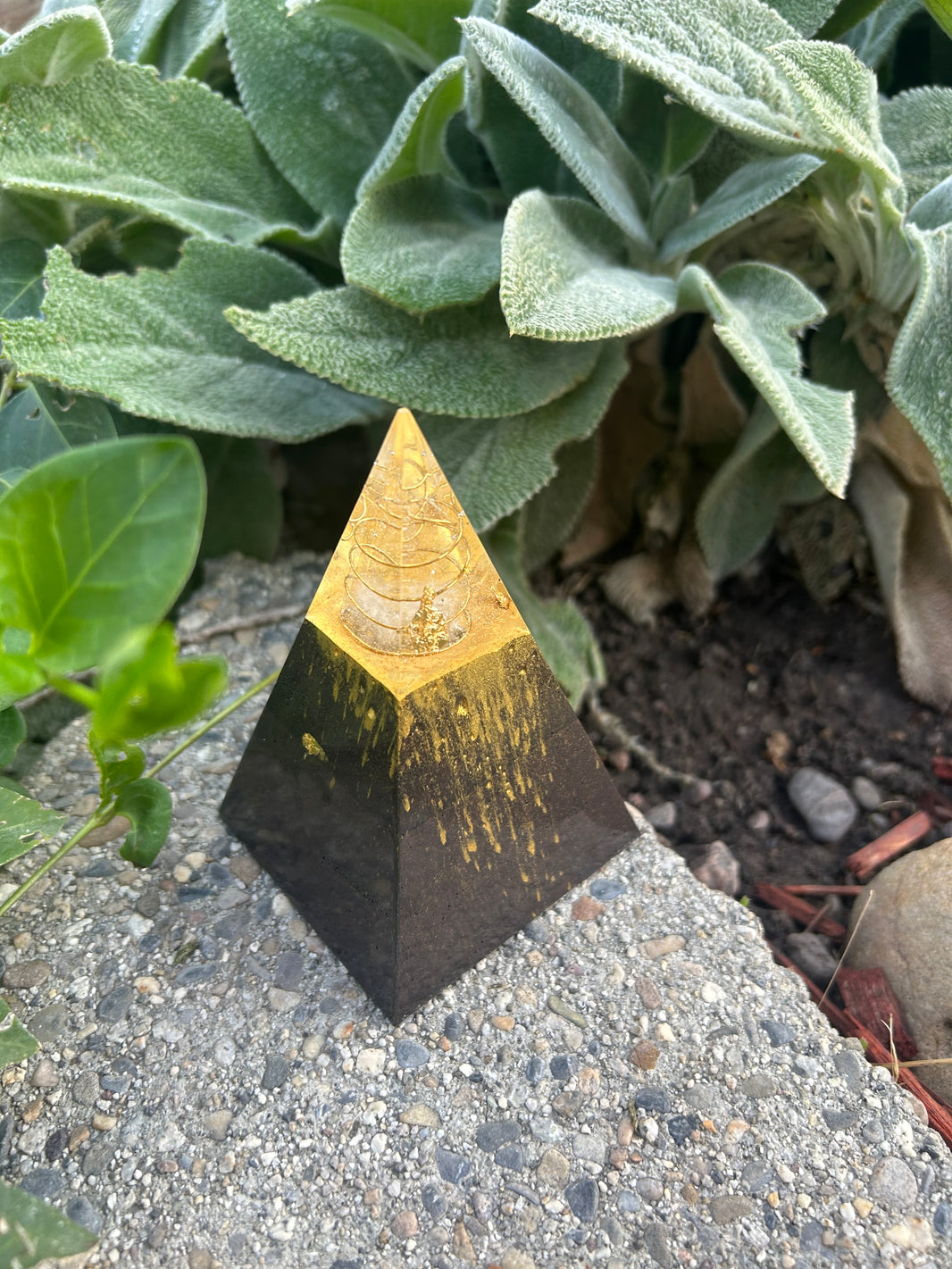 Alchemy 808 Top sellers of Handcrafted Orgonite Pyramids – Alchemy808